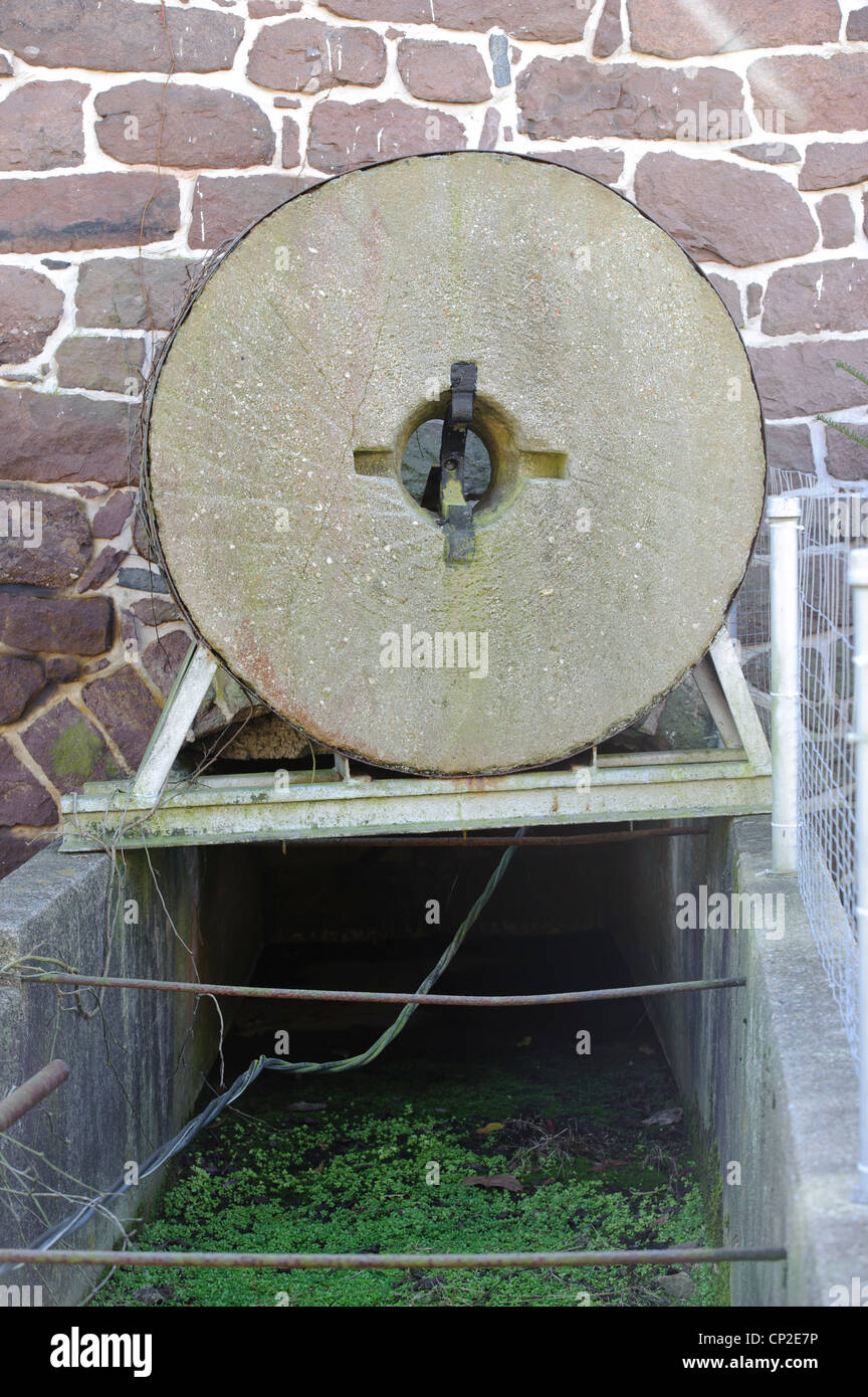Mill stone hi-res stock photography and images - Alamy