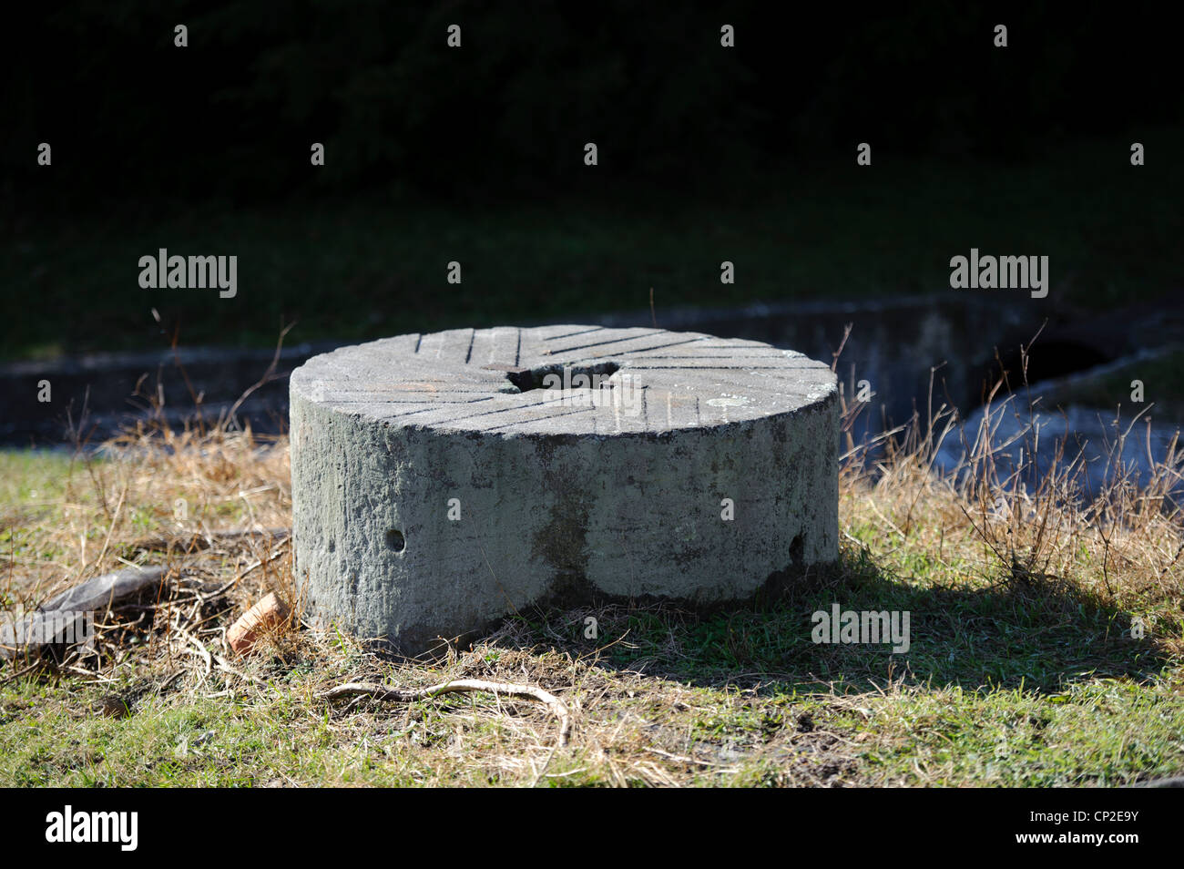 Millstone circle hi-res stock photography and images - Alamy