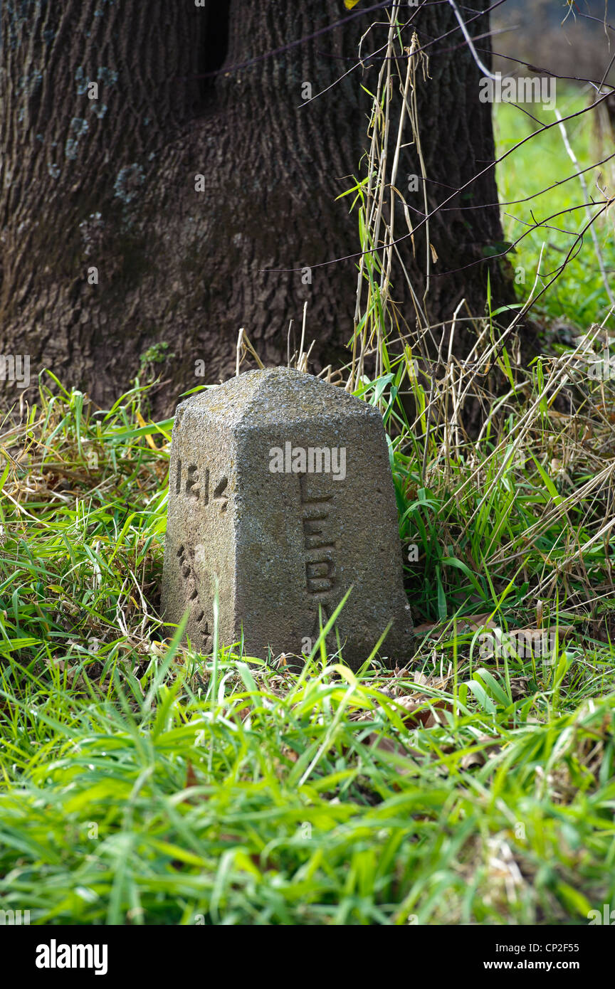 Border marker hi-res stock photography and images - Alamy