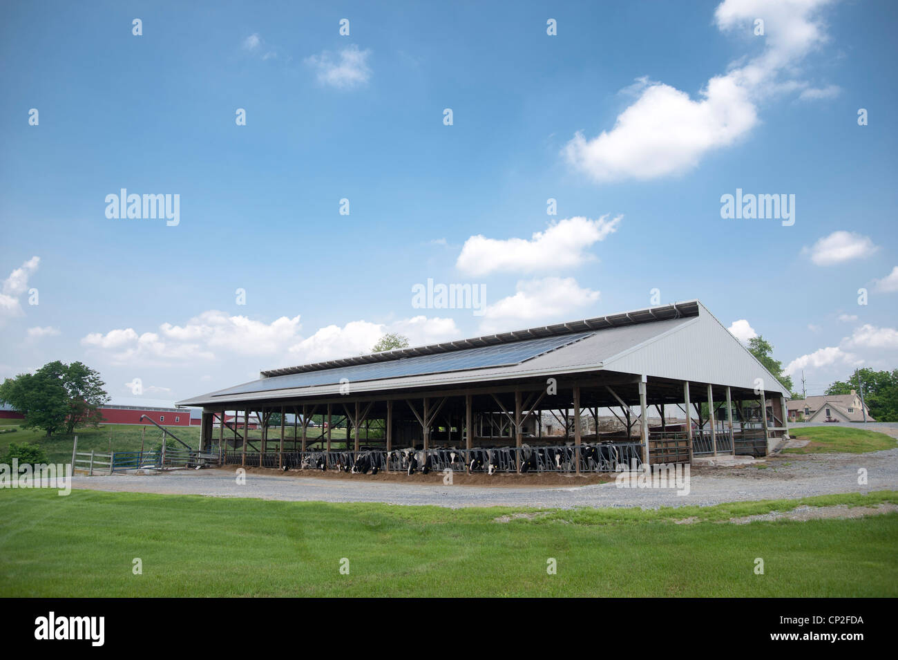 Open sided barn hi-res stock photography and images - Alamy