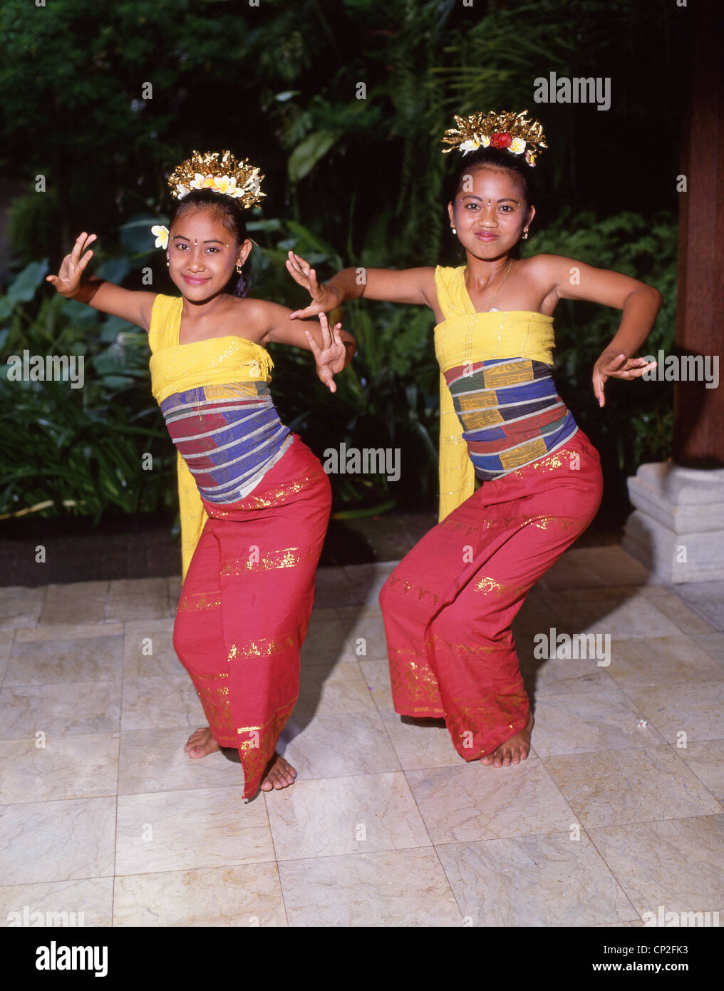 Young female balinese dancers bali hi-res stock photography and images ...