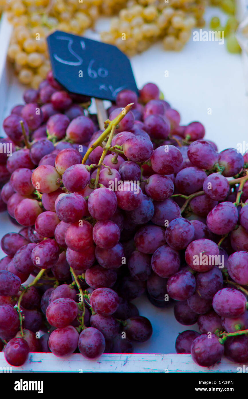 Farm fresh red & white grapes on display at a Spanish market Stock ...