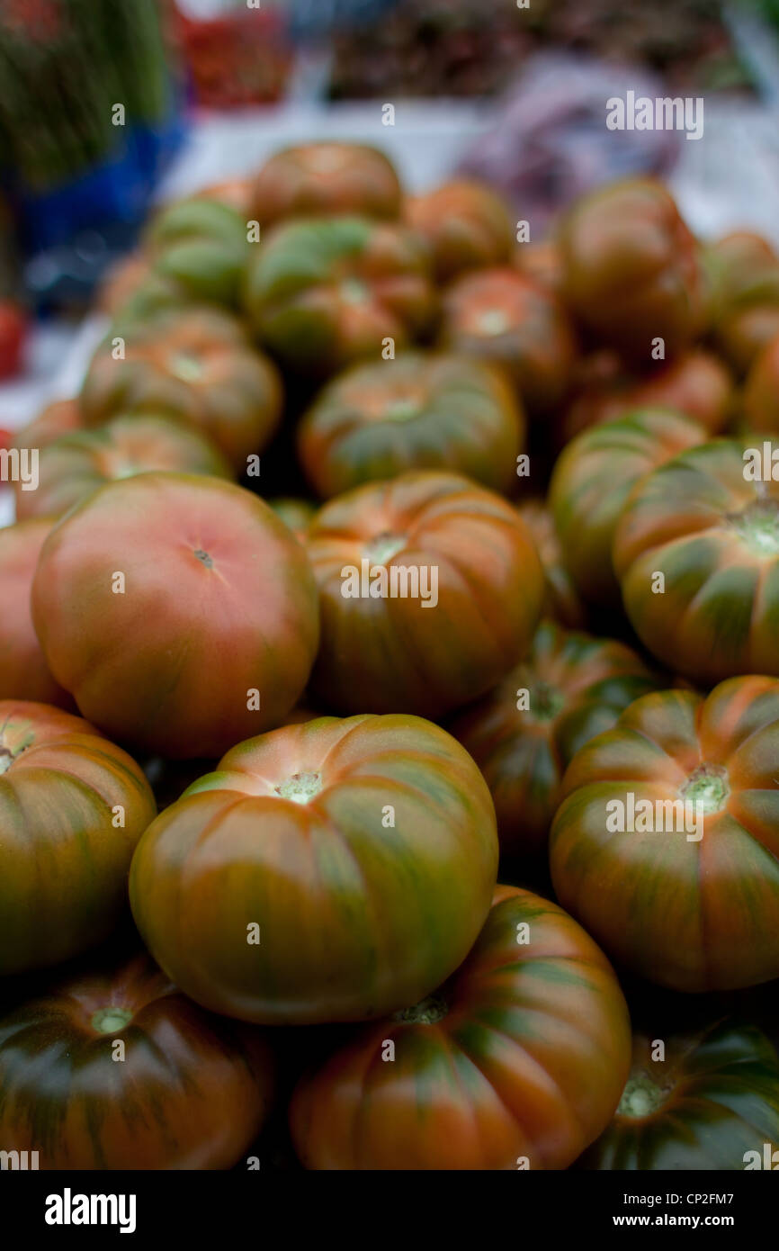 Farm fresh tomatoes on display at a Spanish market Stock Photo - Alamy