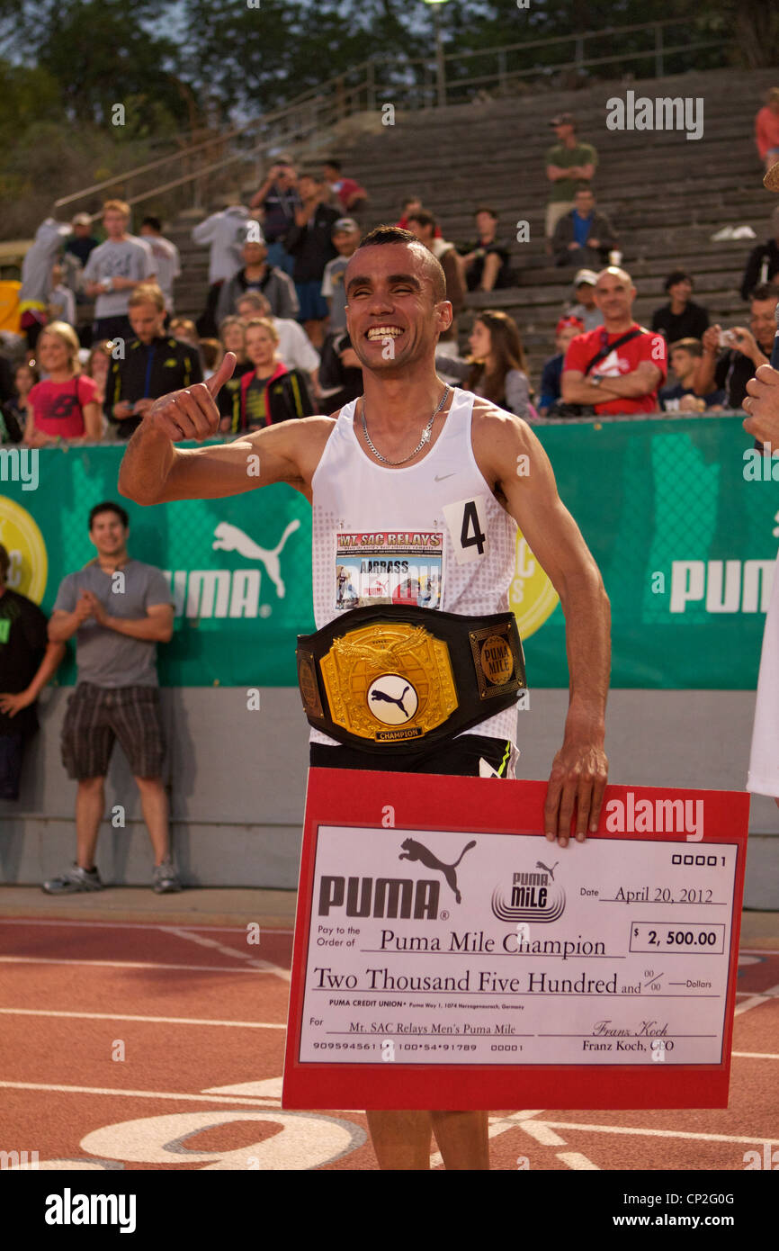 Winners cheque hi-res stock photography and images - Alamy