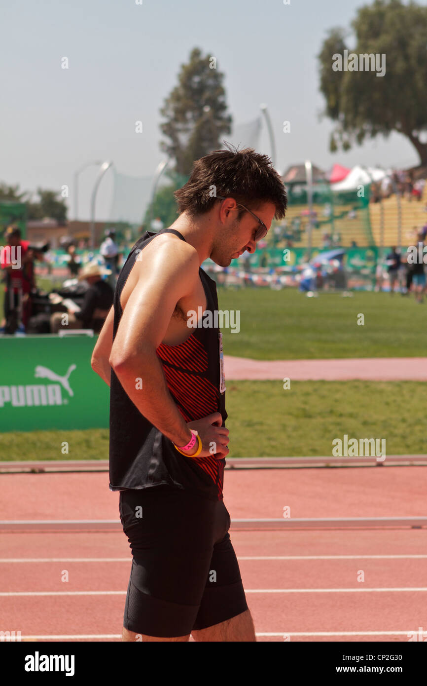 Athlete runner male track 400m hi-res stock photography and images - Alamy