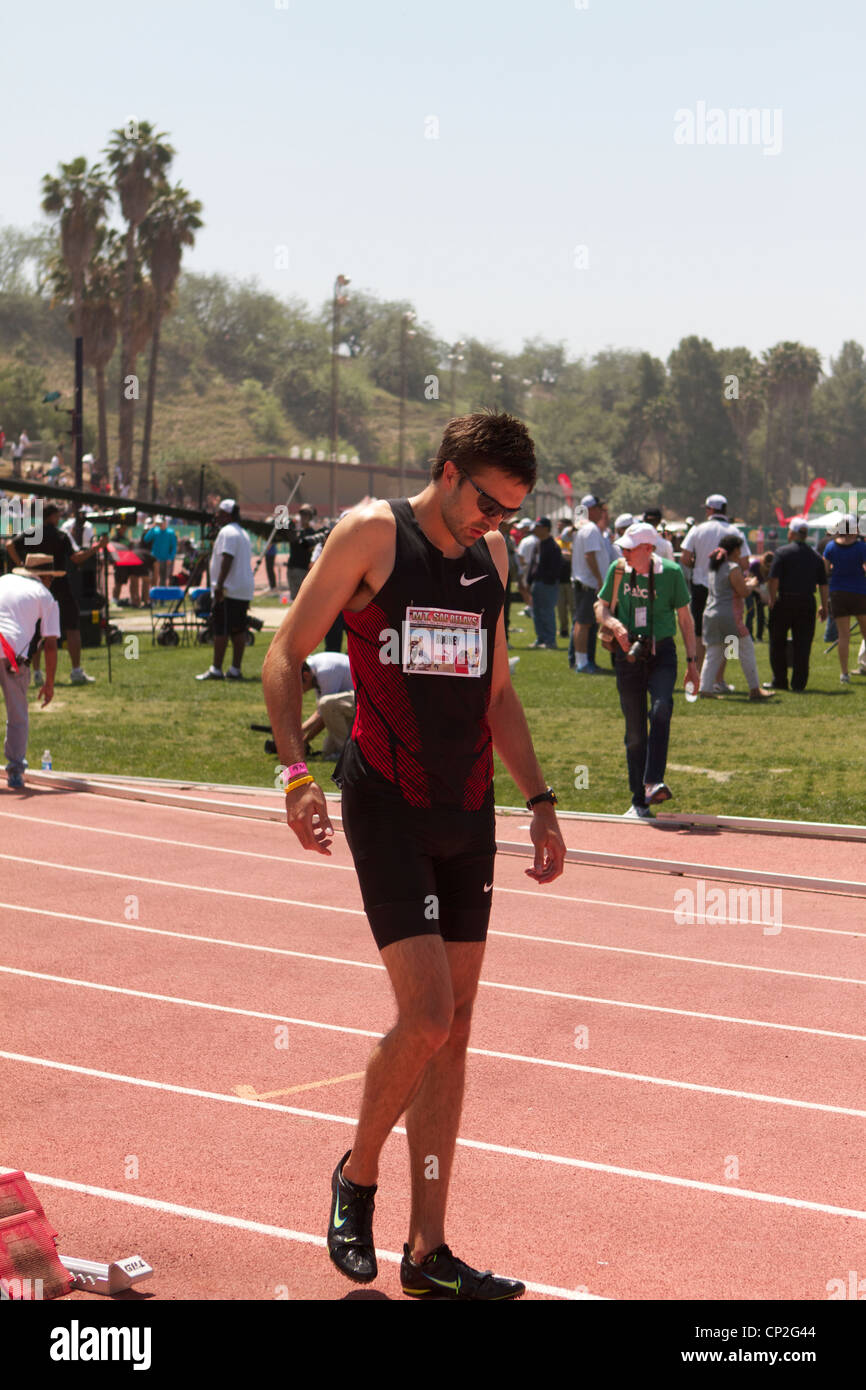 Athlete runner male track 400m hi-res stock photography and images - Alamy