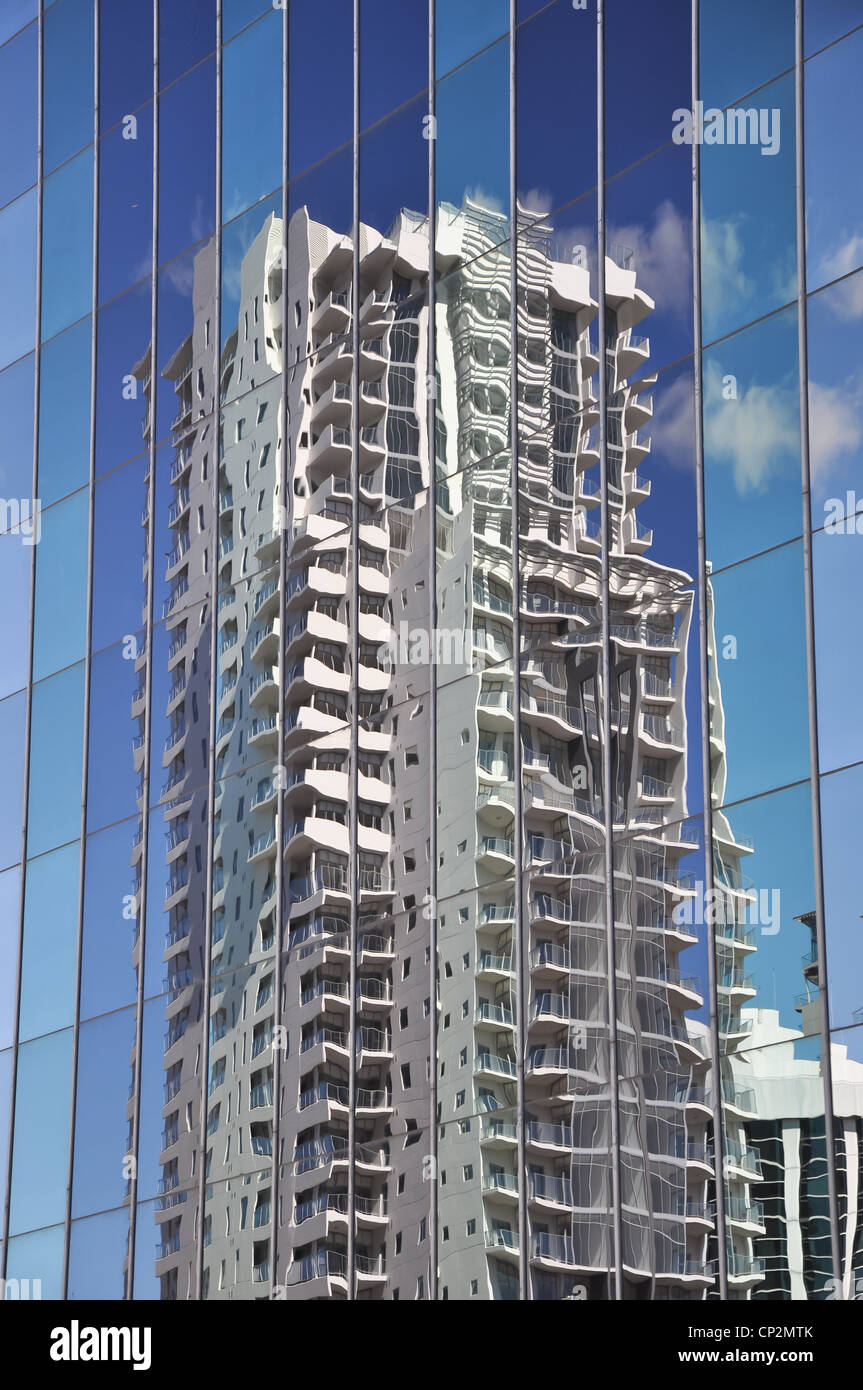 Reflection of Building Stock Photo - Alamy