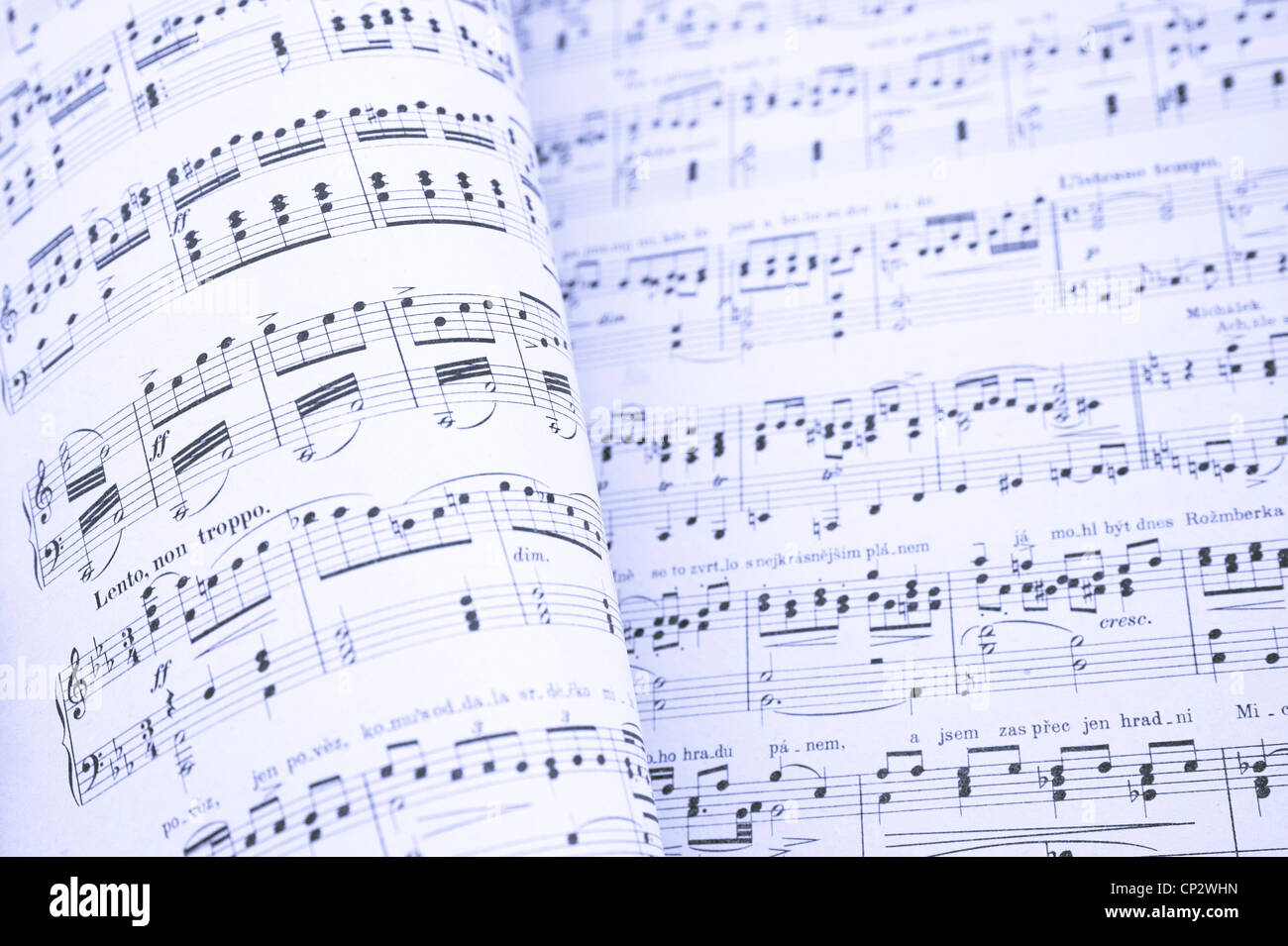 Musical notes hi-res stock photography and images - Alamy