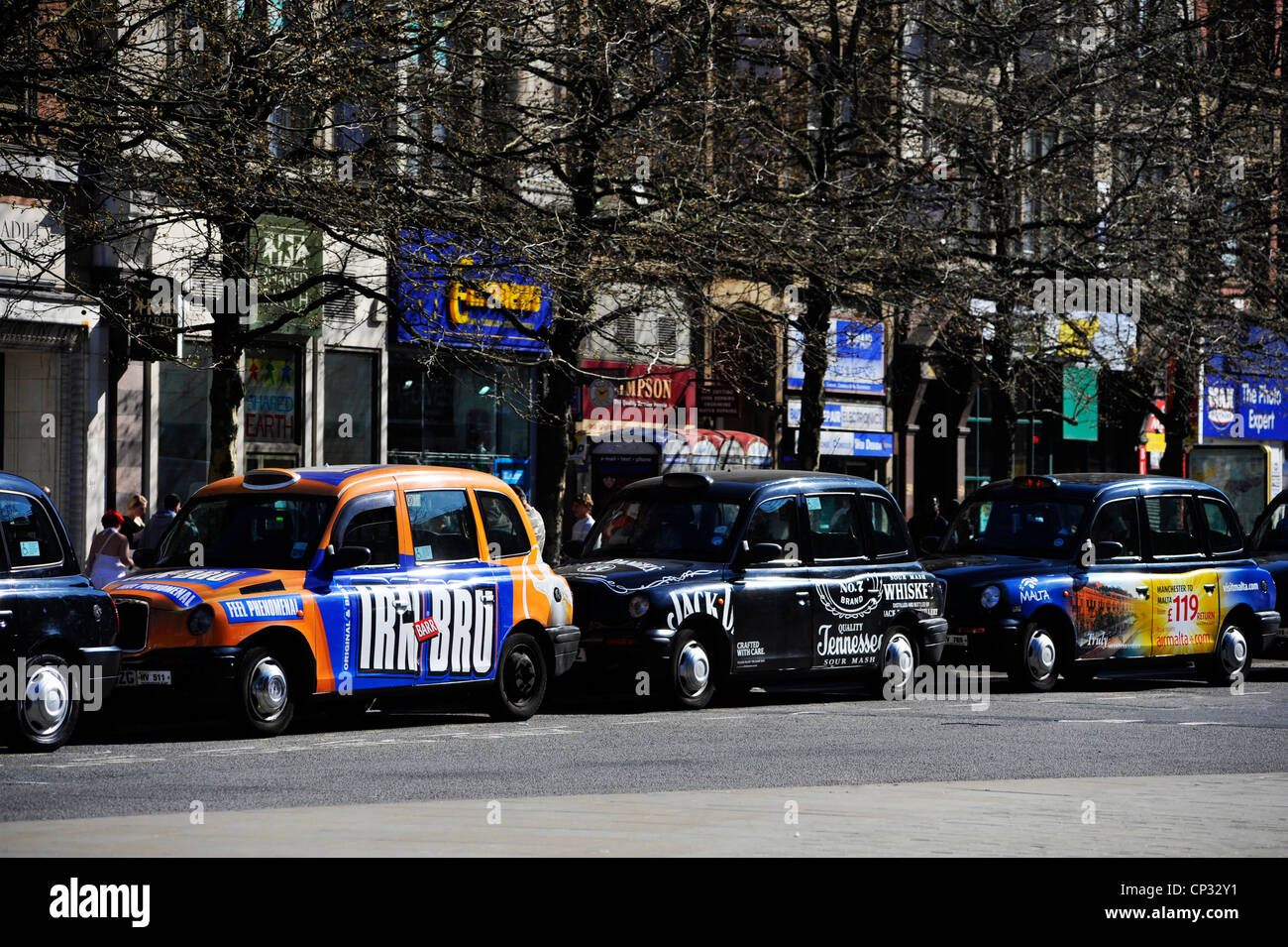 Queue of taxis hi-res stock photography and images - Alamy