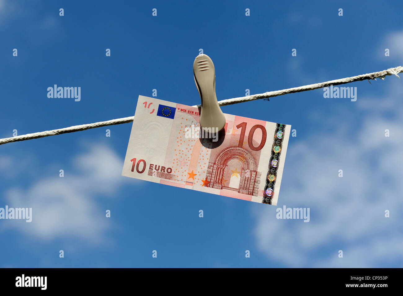 Money washing line uk hi-res stock photography and images - Alamy