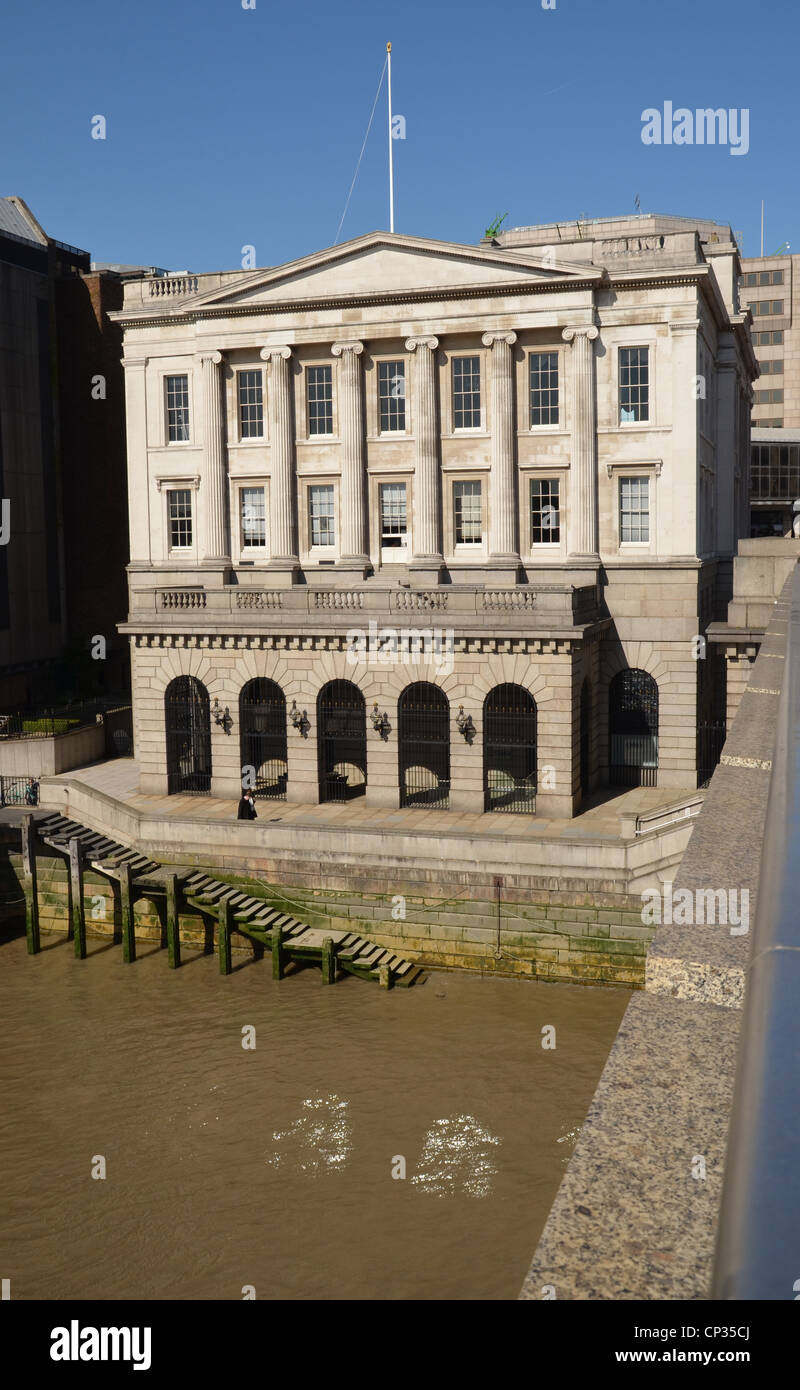 Fishmongers hall london hi-res stock photography and images - Alamy