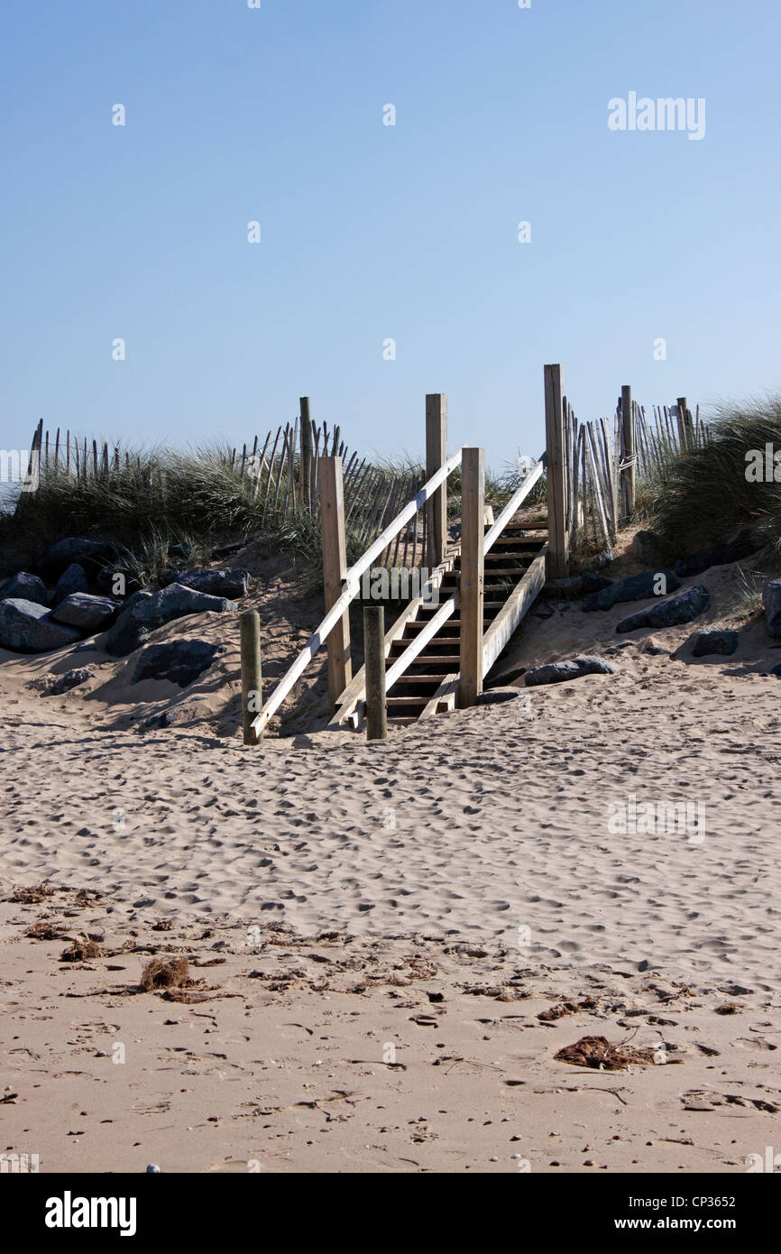 Beach steps hi-res stock photography and images - Alamy