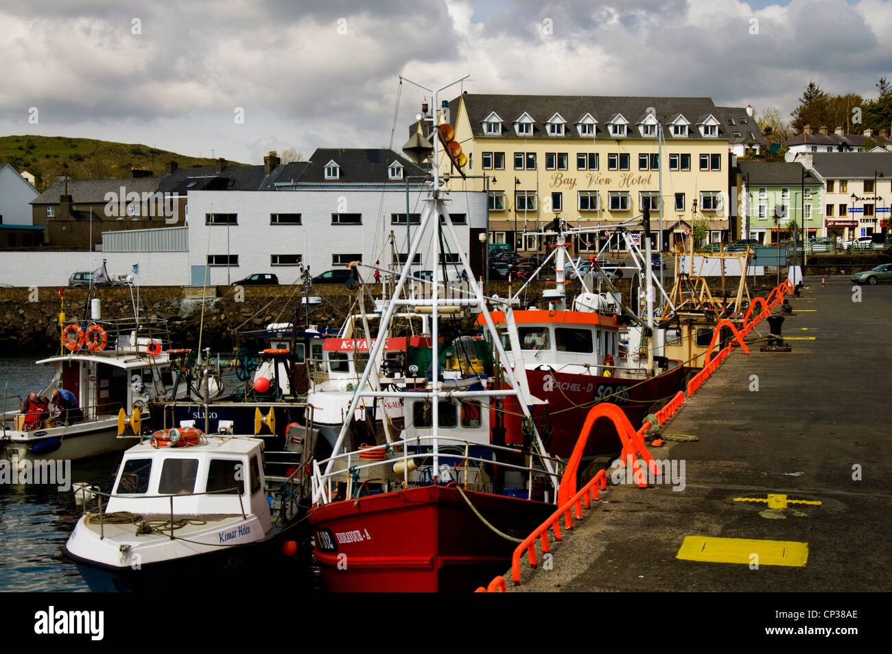 Killybegs Harbour and Bay View Hotel a victim of recession Stock Photo ...