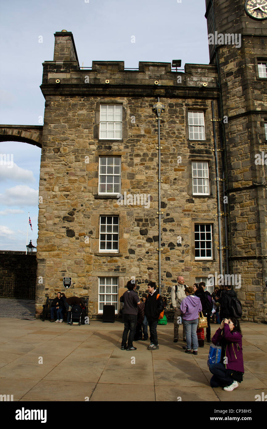 Building inside edinburgh castle hi-res stock photography and images ...