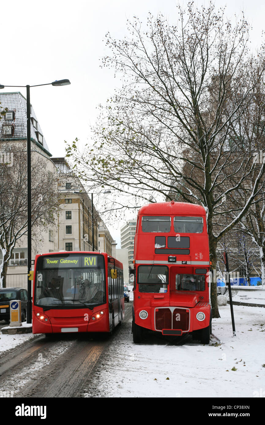 Open platform bus hi-res stock photography and images - Alamy