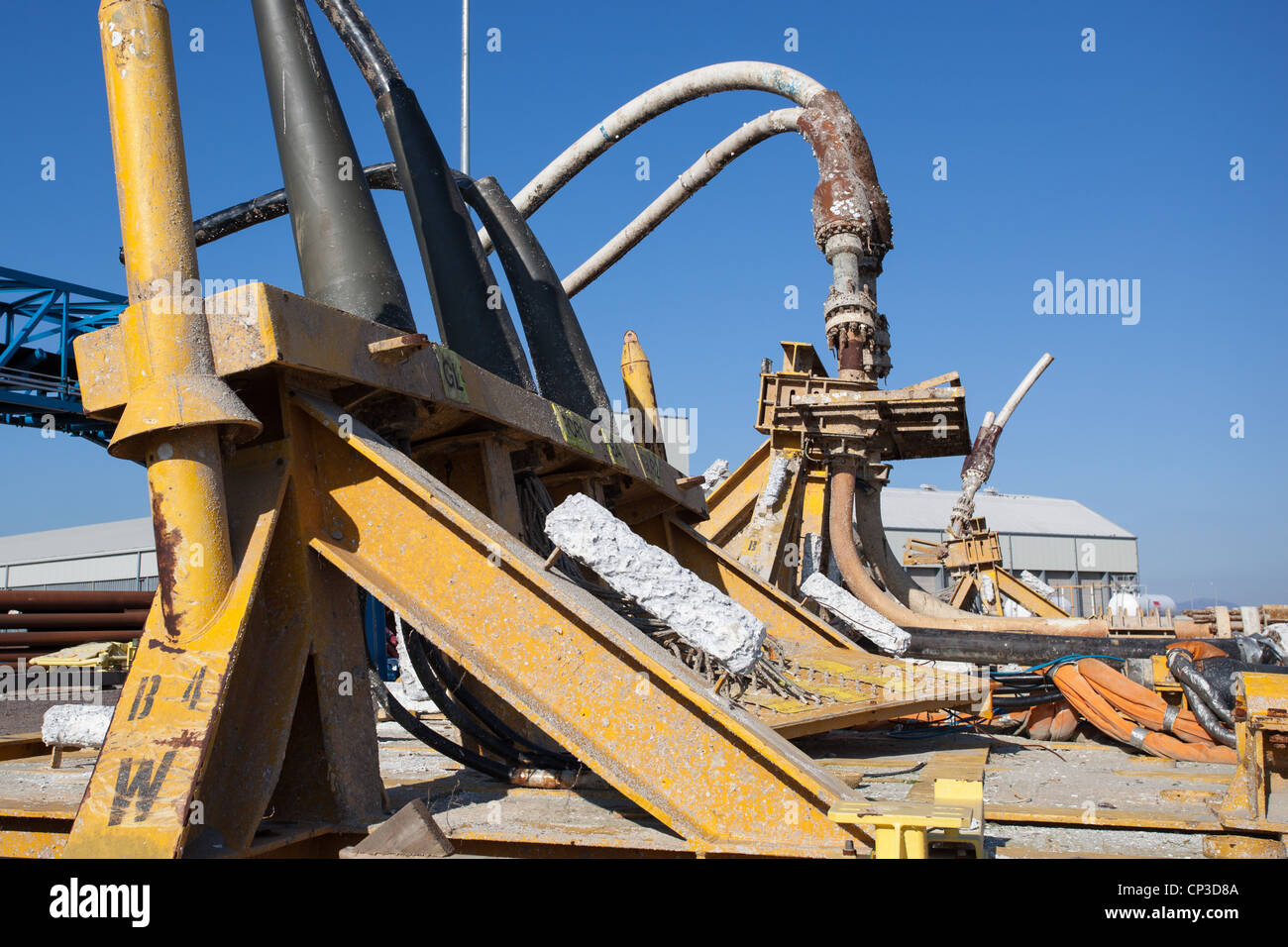 Dismantling an oil rig hi-res stock photography and images - Alamy