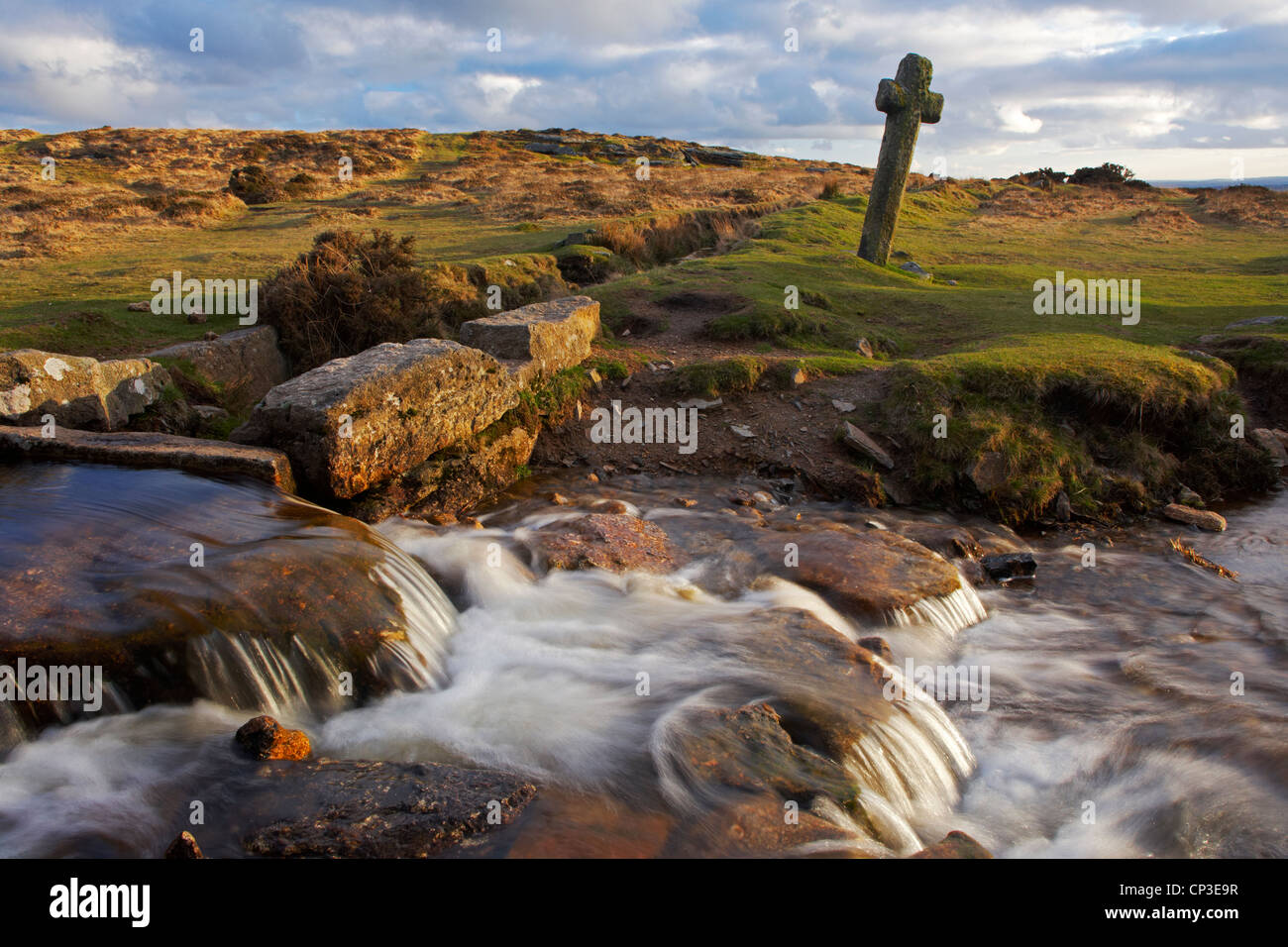 Windy Post granite cross on Dartmoor Stock Photo - Alamy