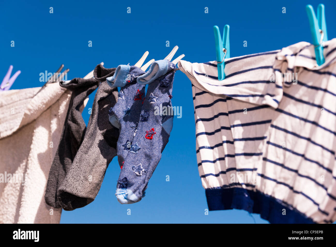 Washing drying outside uk hi-res stock photography and images - Alamy