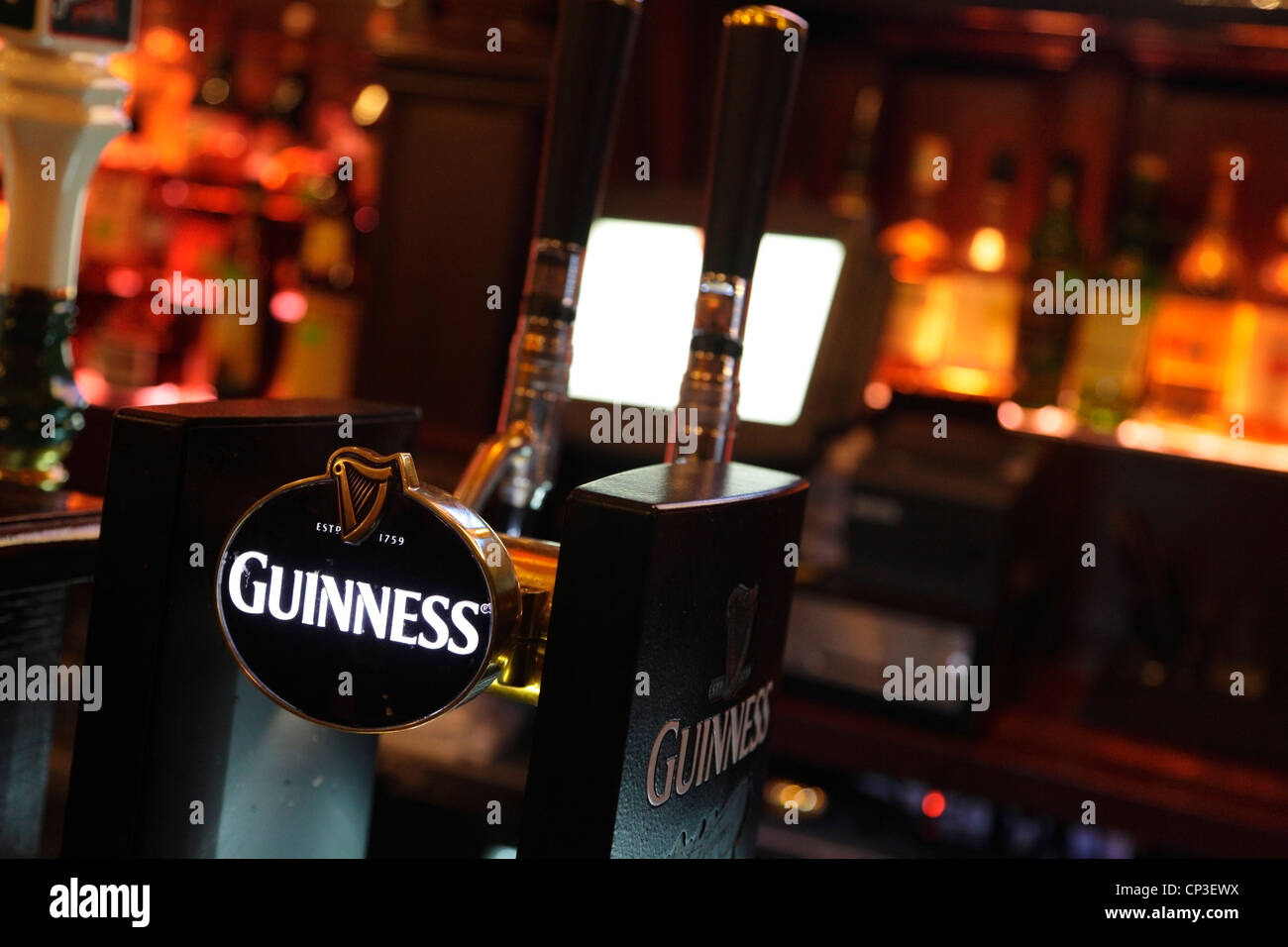 Irish pub interior hi-res stock photography and images - Alamy