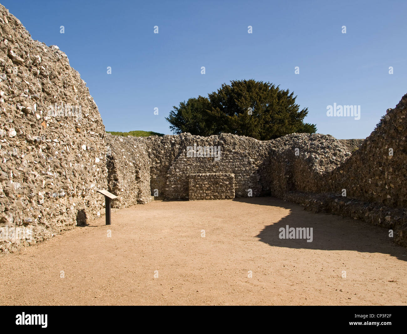 Old sarum hill fort hi-res stock photography and images - Alamy