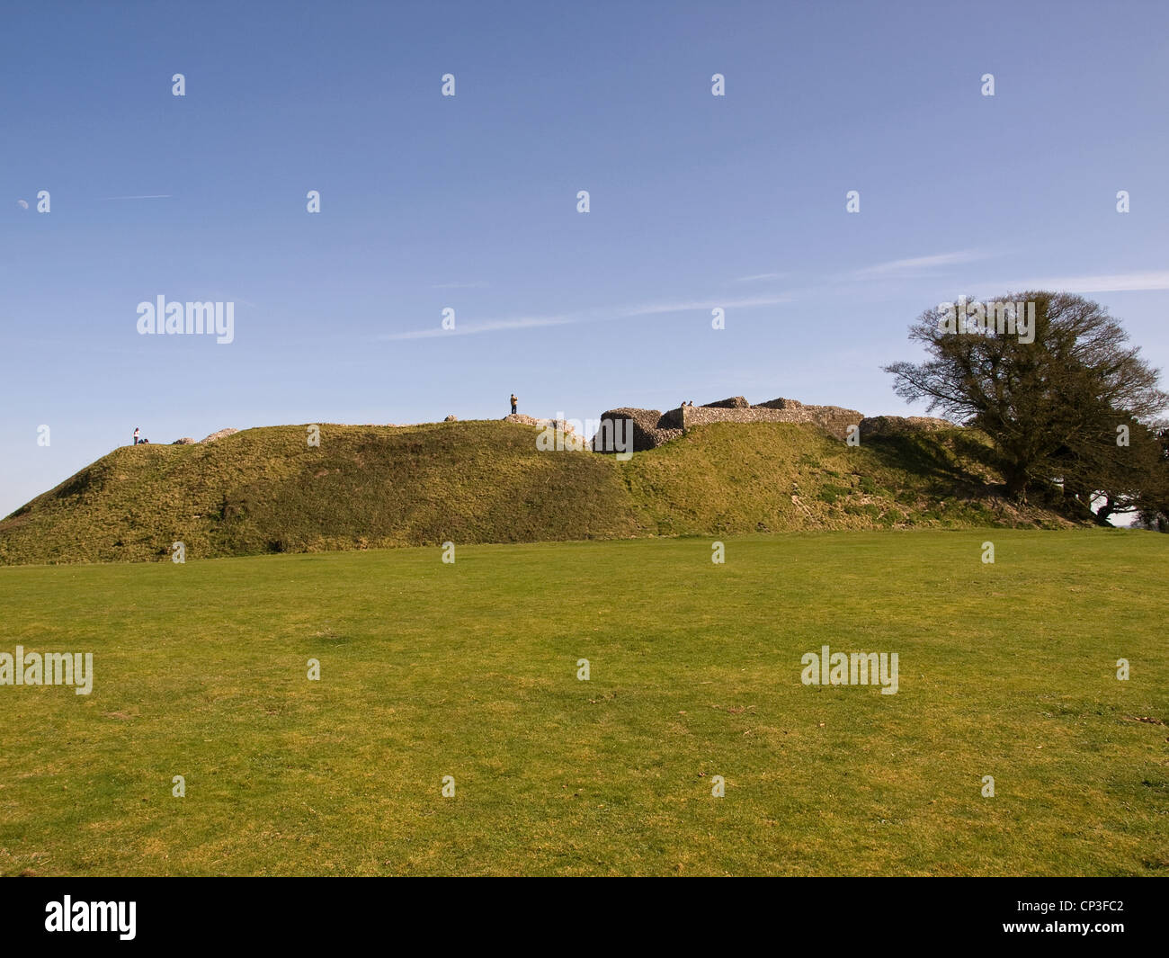 Old sarum hill fort hi-res stock photography and images - Alamy