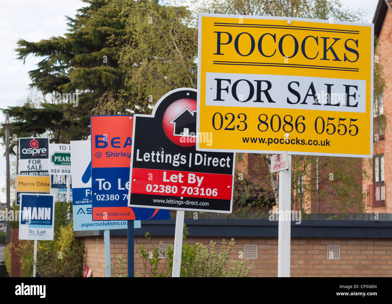 For Sale To Let property signs Stock Photo - Alamy