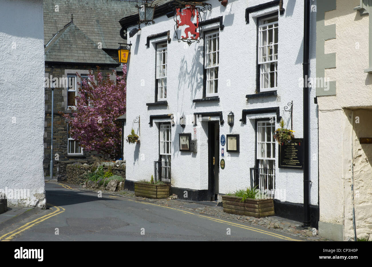 The Red Lion Inn, in the village of Hawkshead, Lake District, Cumbria ...