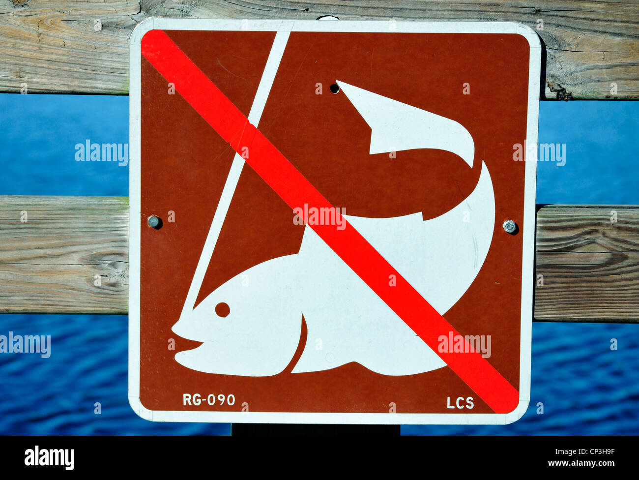 No fishing sign at a wildlife viewing dock Stock Photo - Alamy