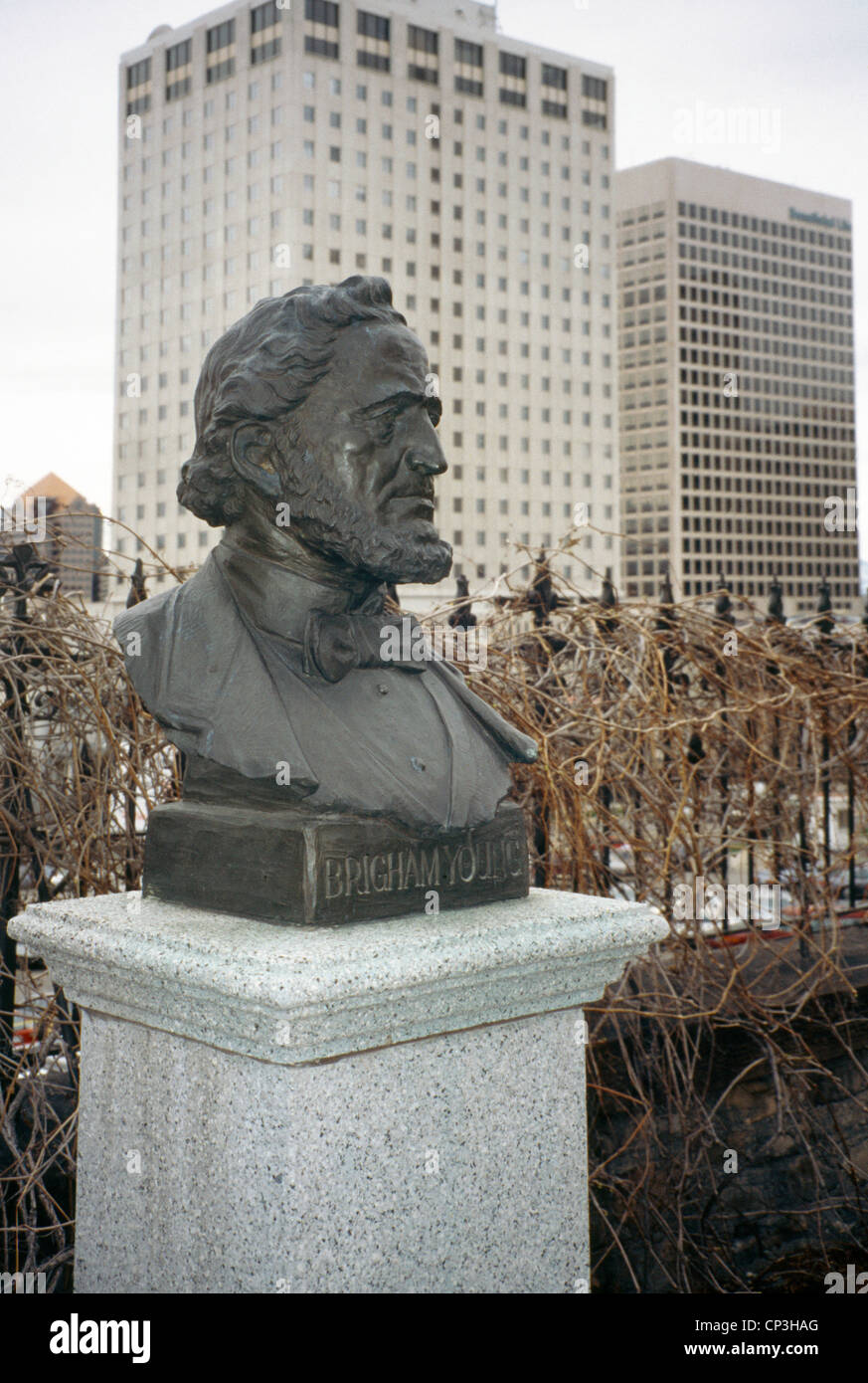 Bust graveyard hi-res stock photography and images - Alamy