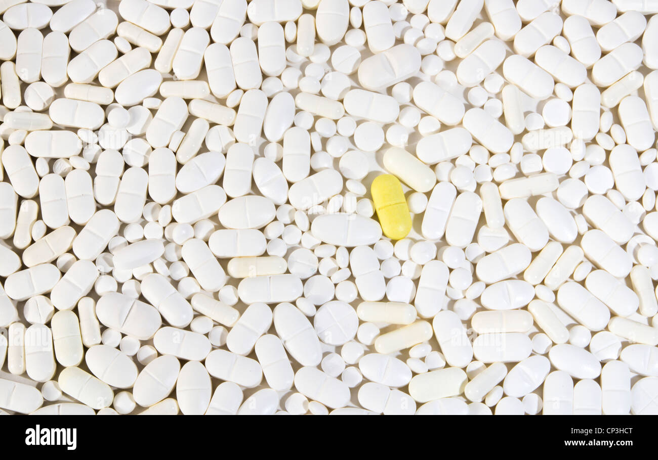 Red yellow pills hi-res stock photography and images - Alamy