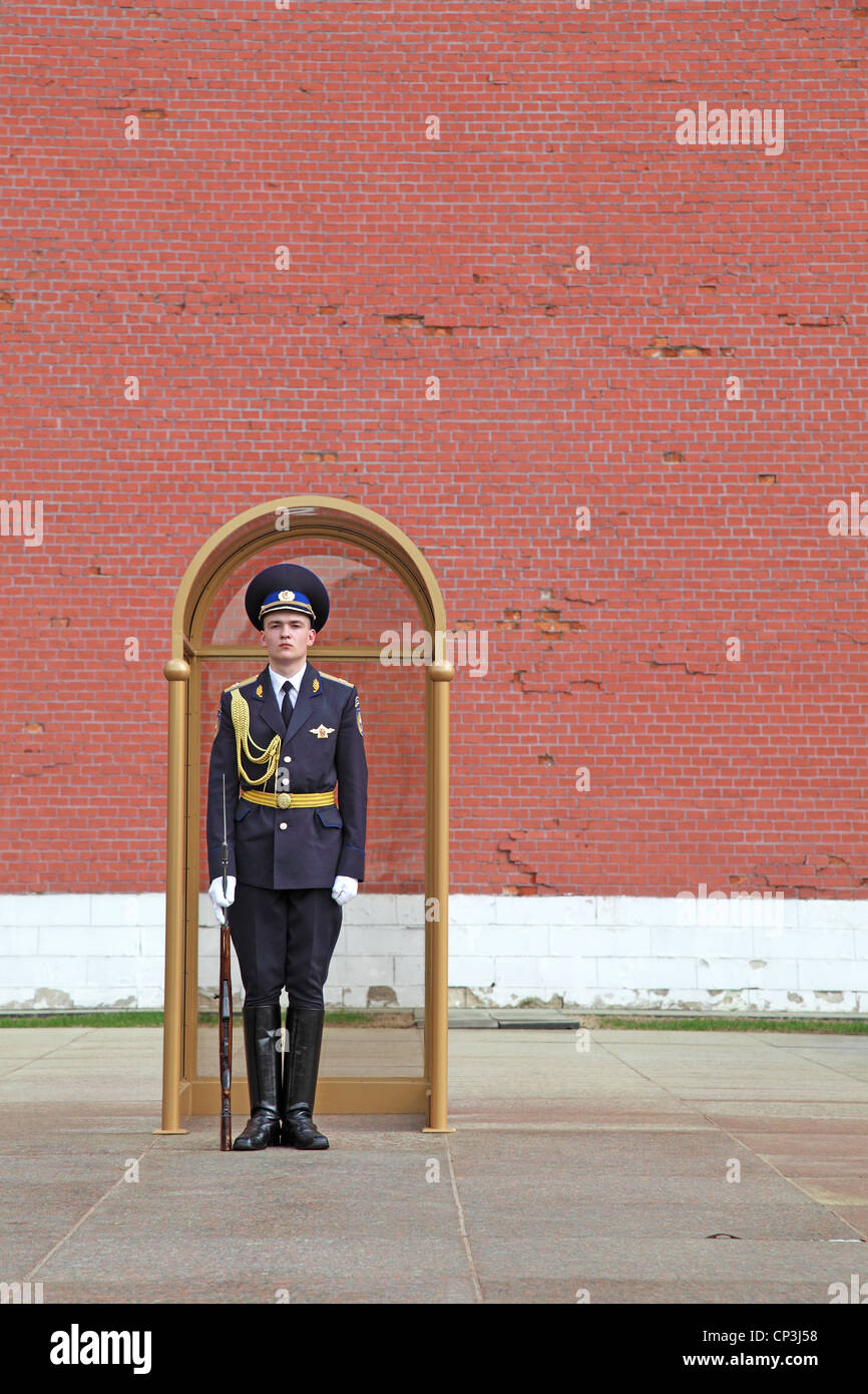 Kremlin palace guards hi-res stock photography and images - Alamy
