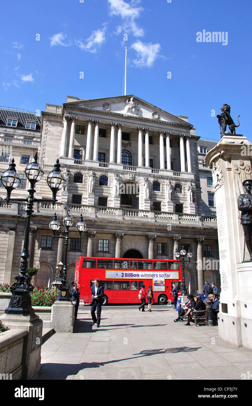 The Bank of England Headquarters, Bank, Threadneedle Street, City of ...