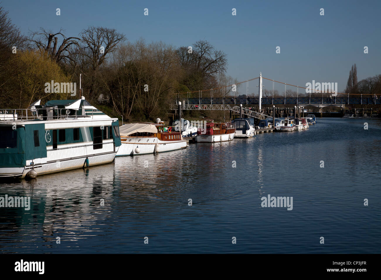 Teddington thames moored boats hi-res stock photography and images - Alamy