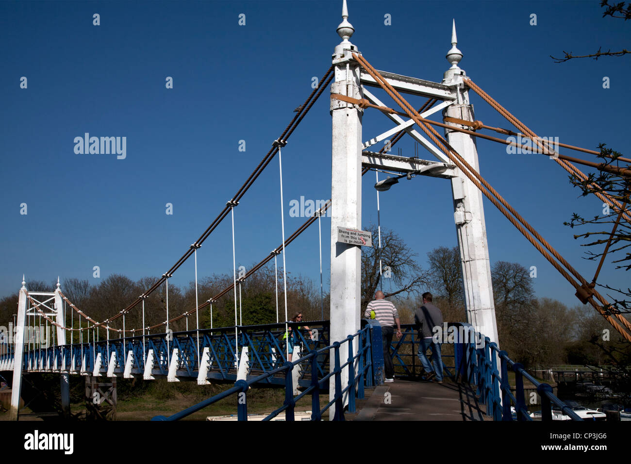 Teddington lock footbridge hi-res stock photography and images - Alamy