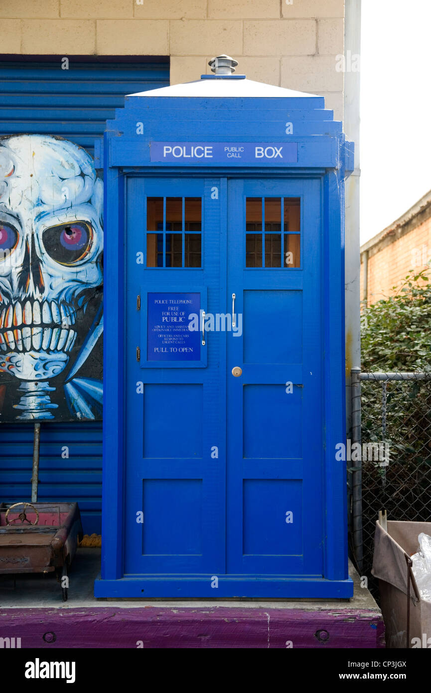 Tardis and tv hi-res stock photography and images - Alamy