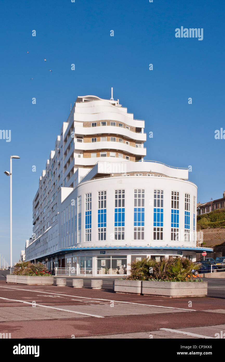 ST LEONARDS-ON-SEA, EAST SUSSEX, UK - APRIL 30, 2012: Marine Court ...