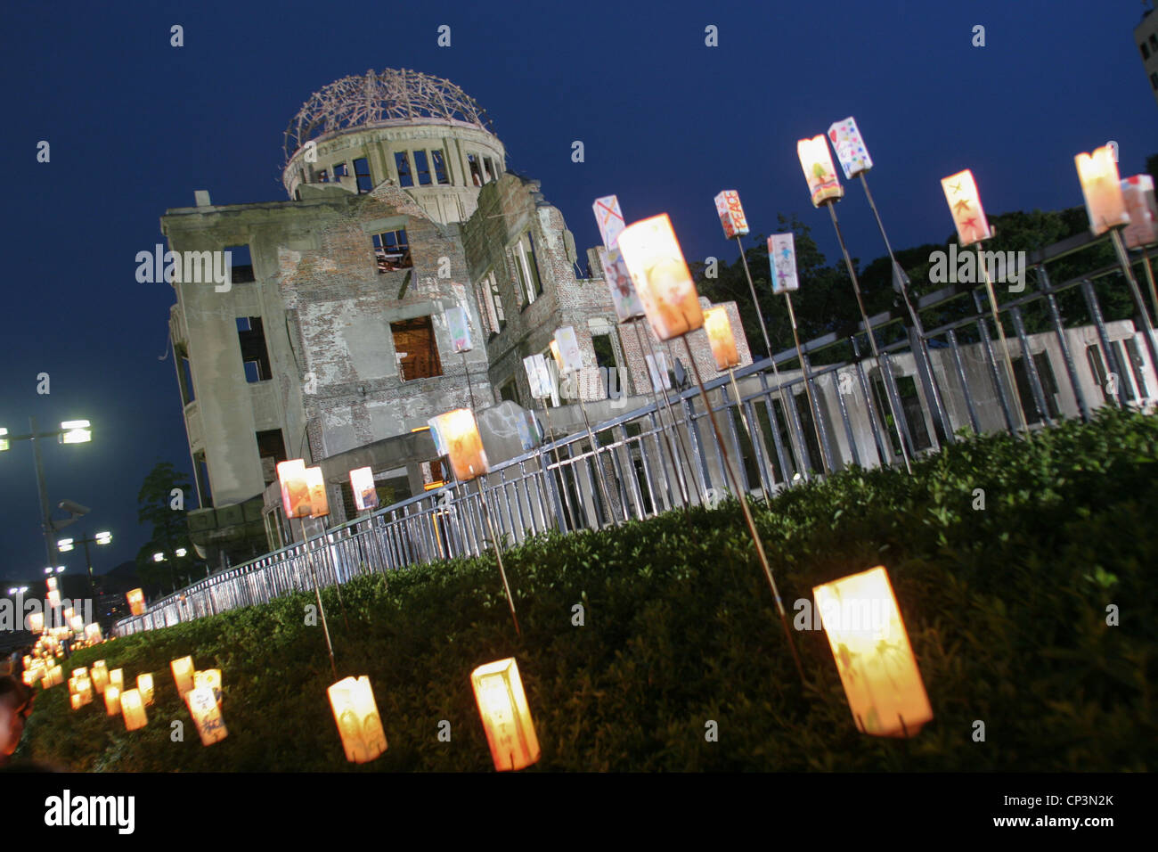 Atomic blast on hiroshima hi-res stock photography and images - Alamy