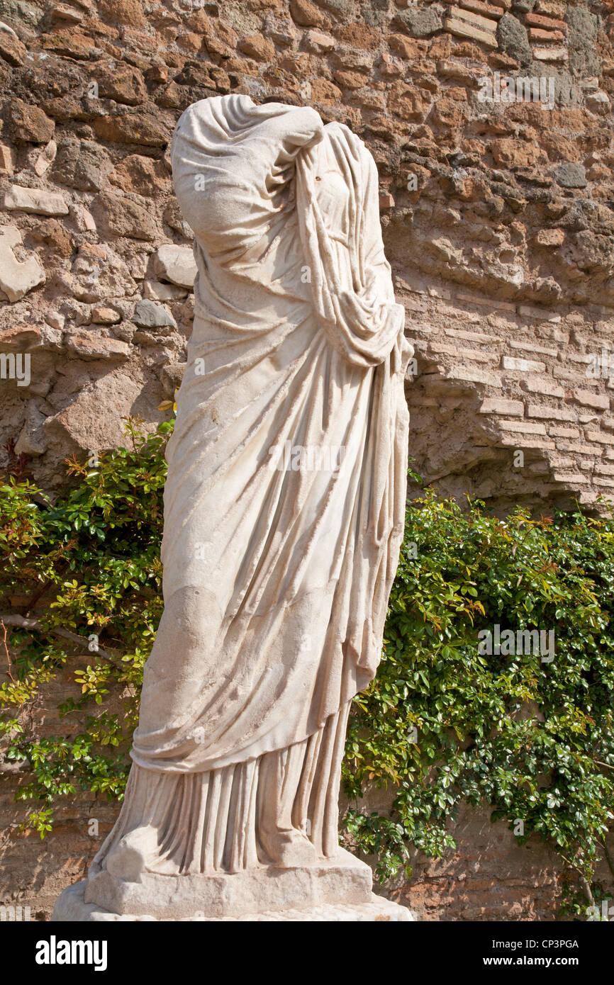 Rome - statue from Atrium Vestae - Forum romanum Stock Photo - Alamy