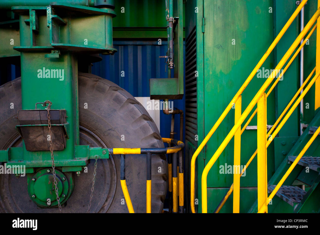 Machinery at a shipping port Stock Photo - Alamy