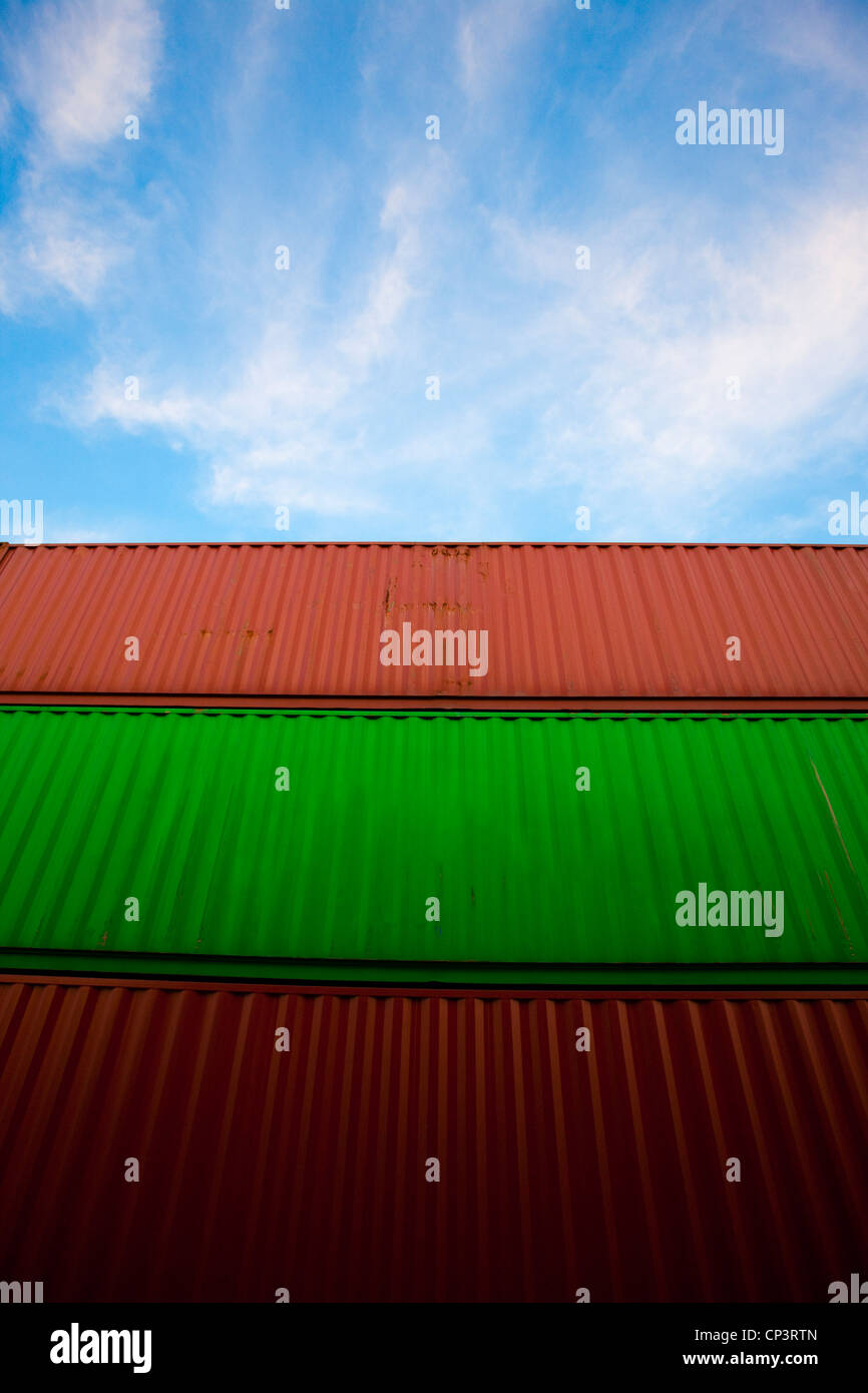 Green cargo containers hi-res stock photography and images - Alamy