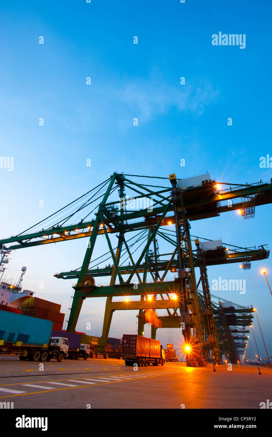 Vertical view loading unloading container hi-res stock photography and ...