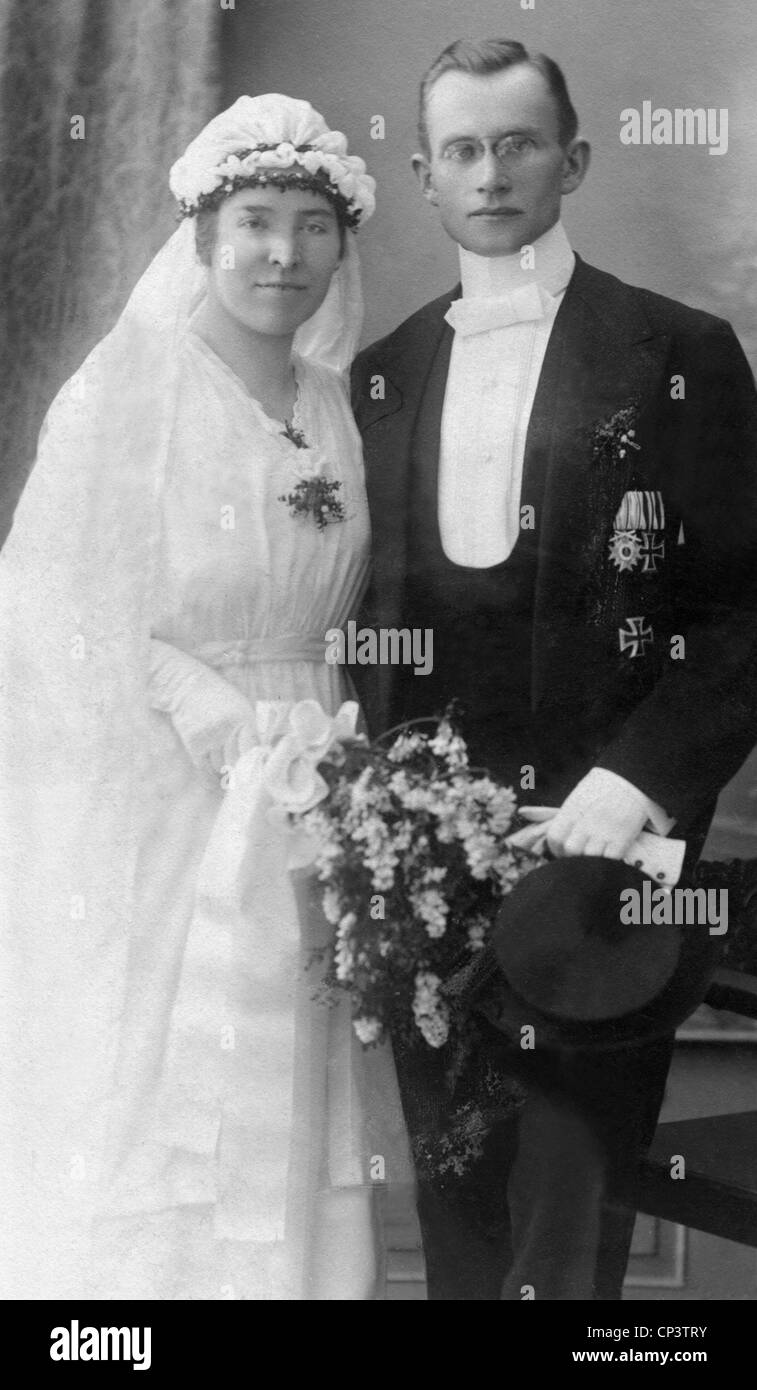 1920s wedding couple hi-res stock photography and images - Alamy