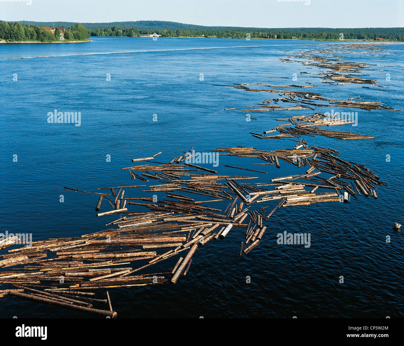 Finldandia - Lapland - Rovaniemi, timber rafting on the river Kemijoki ...