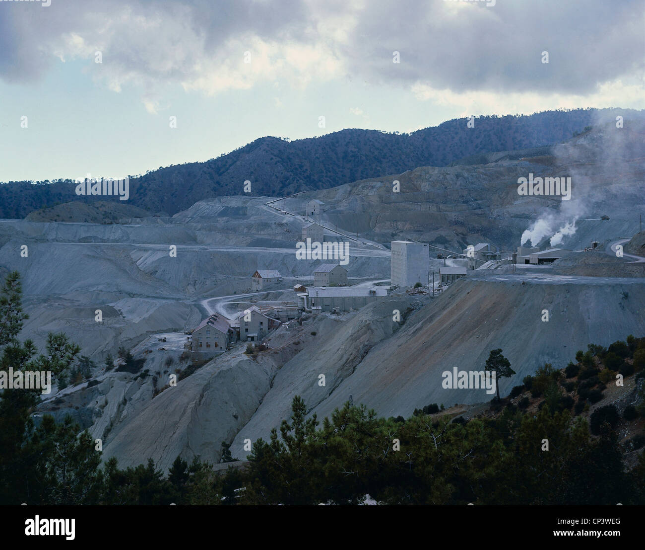 Amiandos asbestos mine hi-res stock photography and images - Alamy