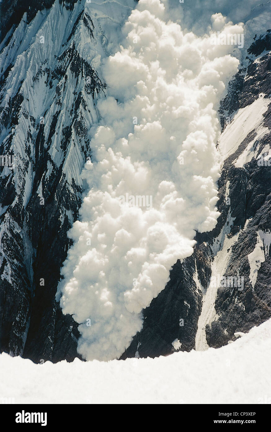 Avalanche hi-res stock photography and images - Alamy