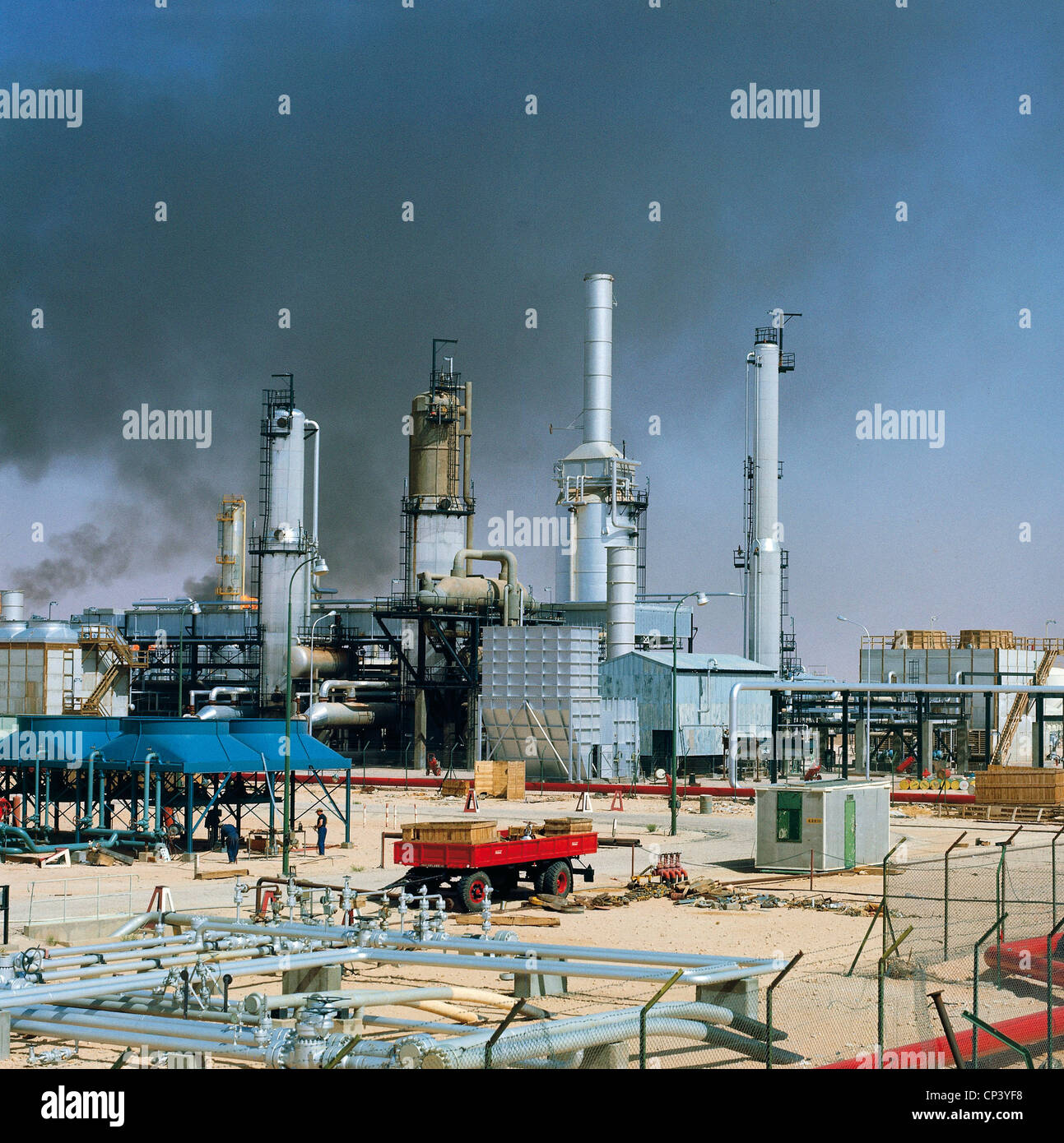 Algeria oil hi-res stock photography and images - Alamy