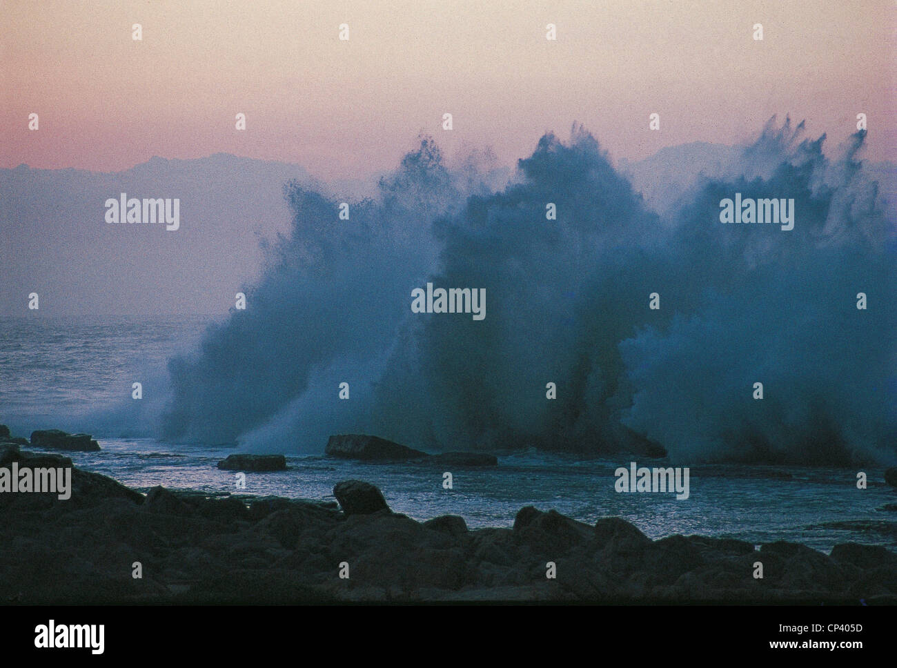 Transkei Wild Coast LUPATANA Rough sea Stock Photo - Alamy