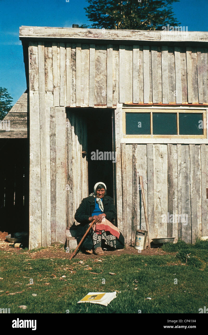 Selknam hi-res stock photography and images - Alamy