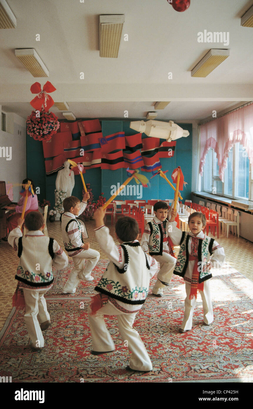 Moldova (Moldova) - Chisinau. Children in school folk dance Stock Photo ...
