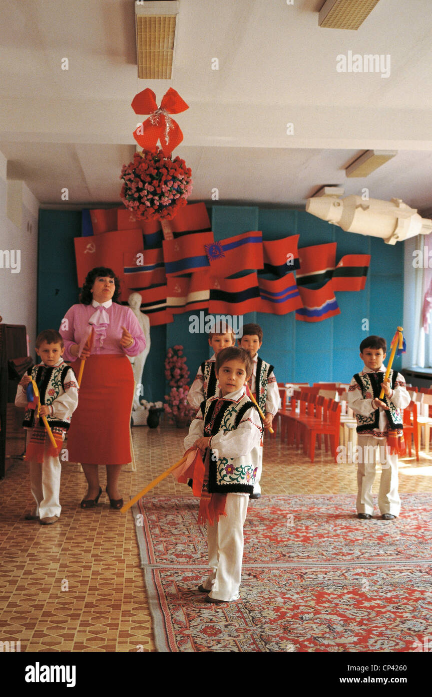 Moldova (Moldova) - Chisinau. Children in school folk dance Stock Photo ...